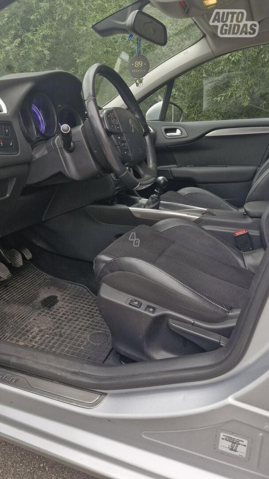 Citroen C4 2011 in Klaipeda, with an engine capacity of 1.60 L and mileage of 285 thousand km for 1999 €, photo 7 on AUTOMOTO.COM.LV