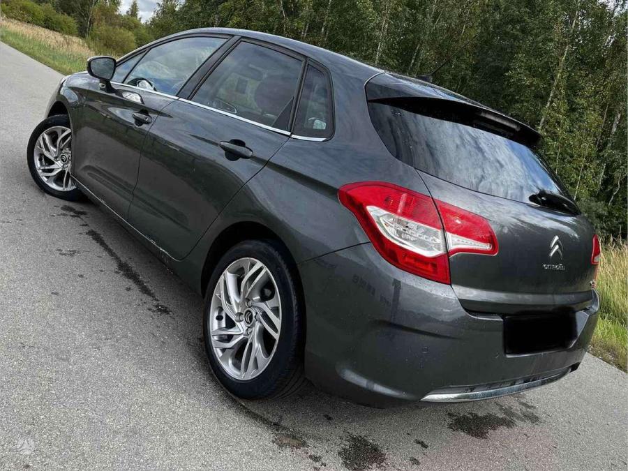 Citroen C4 2013 in Siauliai, with an engine capacity of 1.60 L and mileage of 250 thousand km for 2850 €, photo 5 on AUTOMOTO.COM.LV
