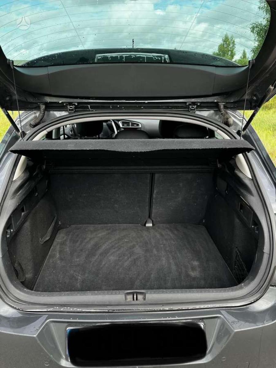 Citroen C4 2013 in Siauliai, with an engine capacity of 1.60 L and mileage of 250 thousand km for 2850 €, photo 7 on AUTOMOTO.COM.LV