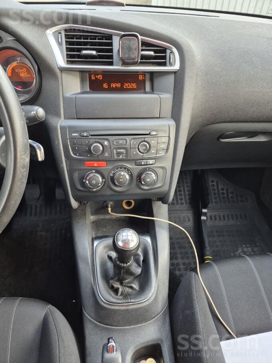 Citroen C4 2014 in Jurmala, with an engine capacity of 1.60 L and mileage of 140 thousand km for 3400 €, photo 12 on AUTOMOTO.COM.LV