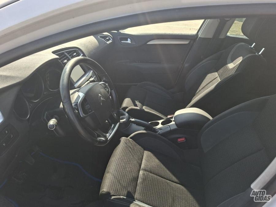Citroen C4 2016 Viļņa, ar dzinēja tilpumu 1.60 L un nobraukumu 267 tūkst. km par 3700 €, foto 4 vietnē AUTOMOTO.COM.LV