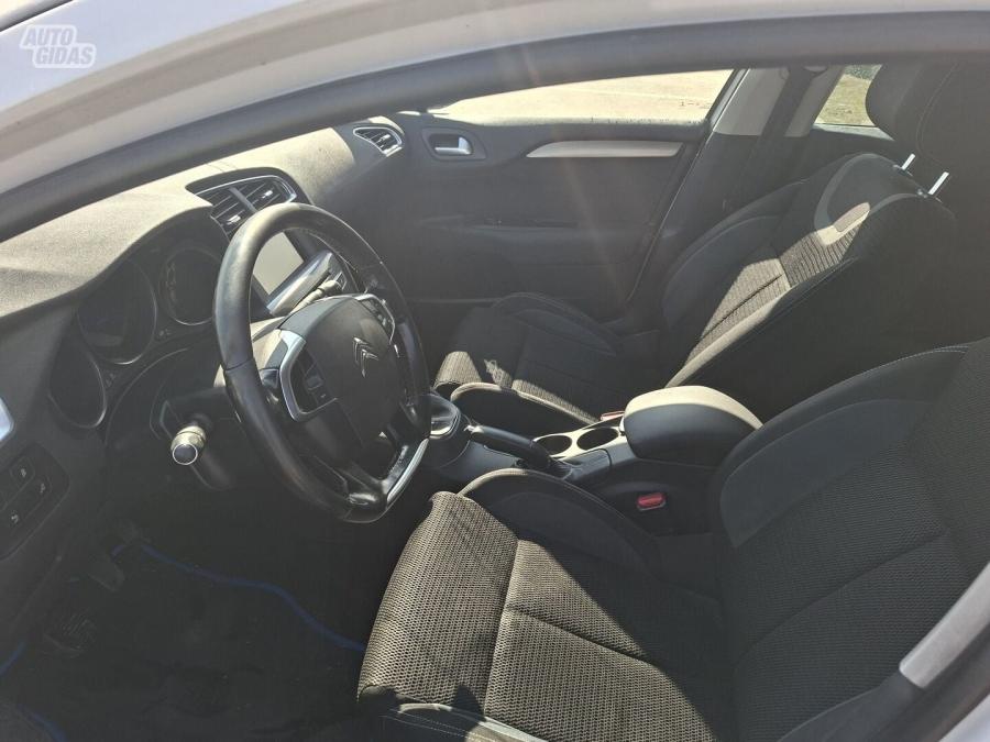 Citroen C4 2016 in Vilnius, with an engine capacity of 1.60 L and mileage of 245 thousand km for 2999 €, photo 5 on AUTOMOTO.COM.LV