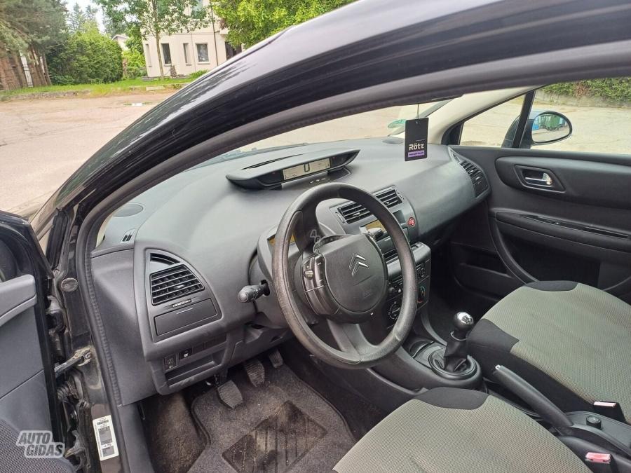 Citroen C4 2007 in Kaunas, with an engine capacity of 1.60 L and mileage of 245 thousand km for 1550 €, photo 6 on AUTOMOTO.COM.LV