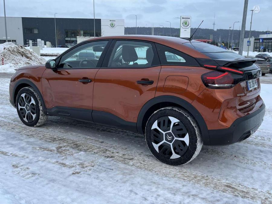 Orange Citroen C4 2021 in Vilnius, with an engine capacity of 1.20 L and mileage of 81 thousand km for 11979 €, photo 4 on AUTOMOTO.COM.LV