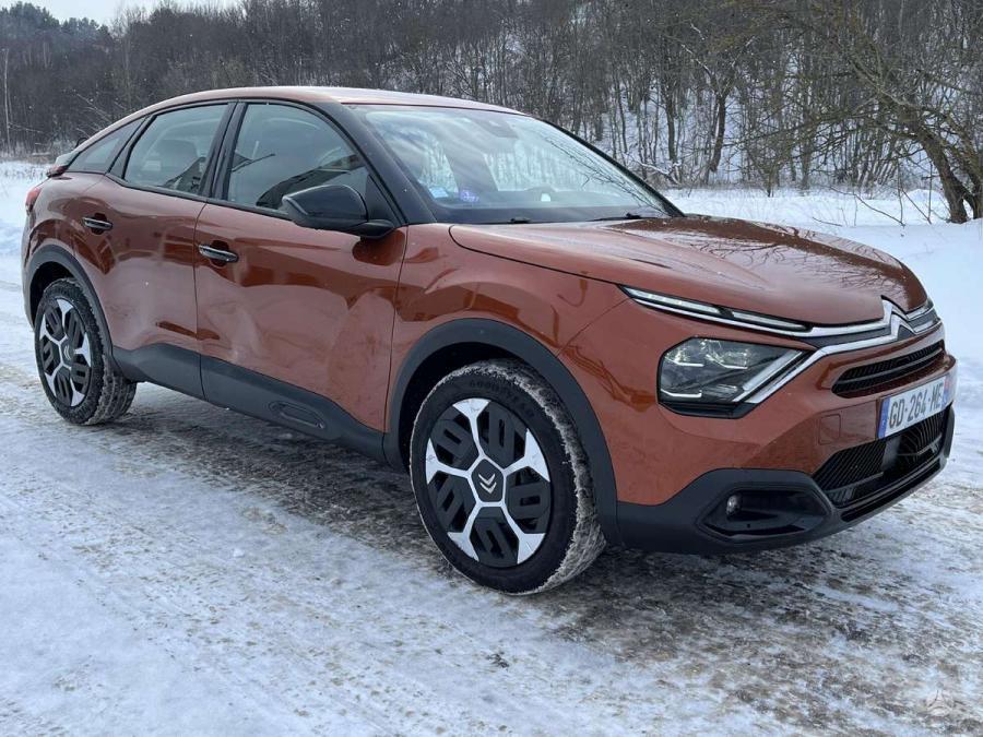 Orange Citroen C4 2021 in Vilnius, with an engine capacity of 1.20 L and mileage of 81 thousand km for 11979 €, photo 7 on AUTOMOTO.COM.LV