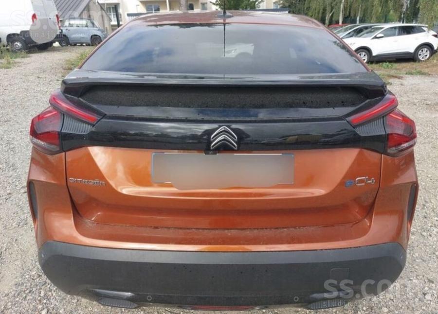Orange Citroen C4 2021 in Riga, with an engine capacity of 1.20 L and mileage of 0 thousand km for 17450 €, photo 4 on AUTOMOTO.COM.LV
