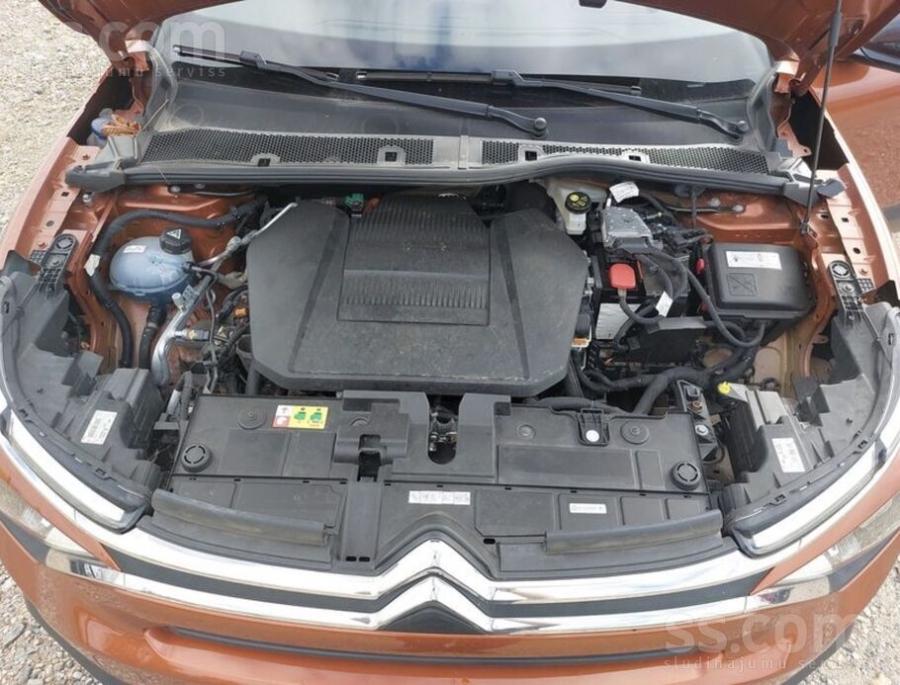 Orange Citroen C4 2021 in Riga, with an engine capacity of 1.20 L and mileage of 0 thousand km for 17450 €, photo 8 on AUTOMOTO.COM.LV