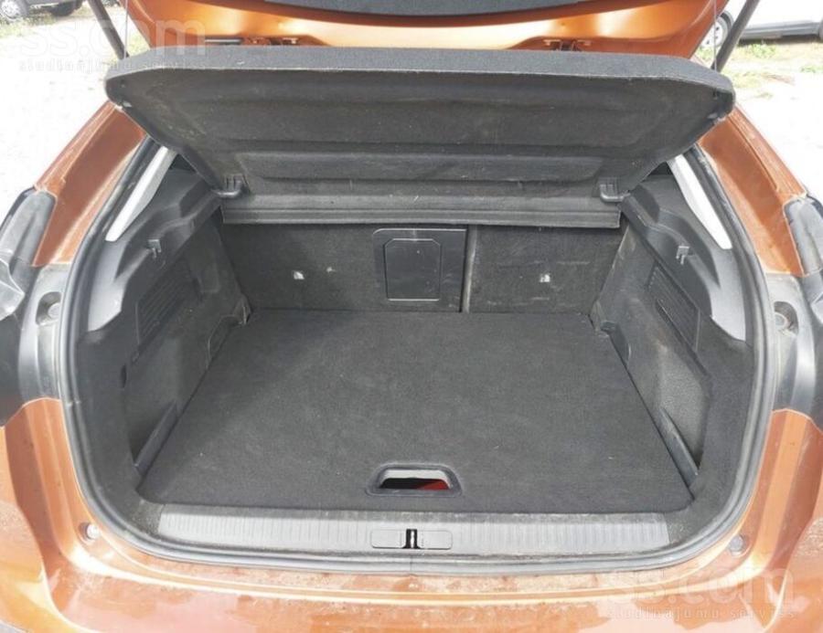 Orange Citroen C4 2021 in Riga, with an engine capacity of 1.20 L and mileage of 0 thousand km for 17450 €, photo 9 on AUTOMOTO.COM.LV