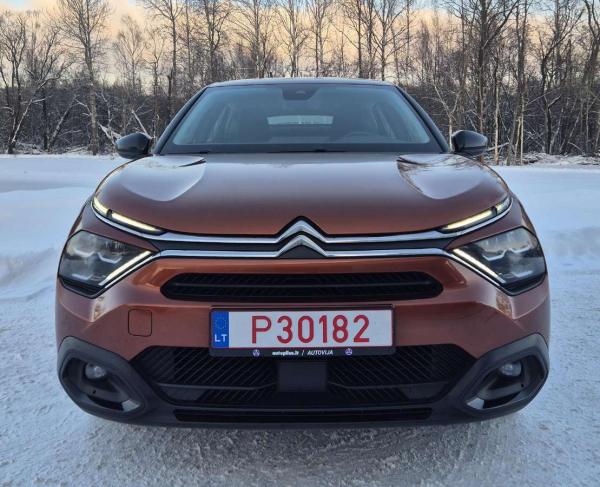 Orange Citroen C4 2022 in Utena, with an engine capacity of 1.20 L and mileage of 188 thousand km for 9995 €, photo 2 on AUTOMOTO.COM.LV