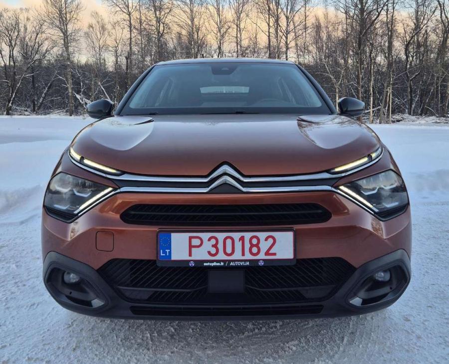 Orange Citroen C4 2022 in Utena, with an engine capacity of 1.20 L and mileage of 188 thousand km for 9995 €, photo 2 on AUTOMOTO.COM.LV