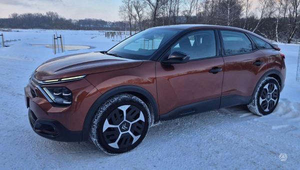 Orange Citroen C4 2022 in Utena, with an engine capacity of 1.20 L and mileage of 188 thousand km for 9995 €, photo 4 on AUTOMOTO.COM.LV