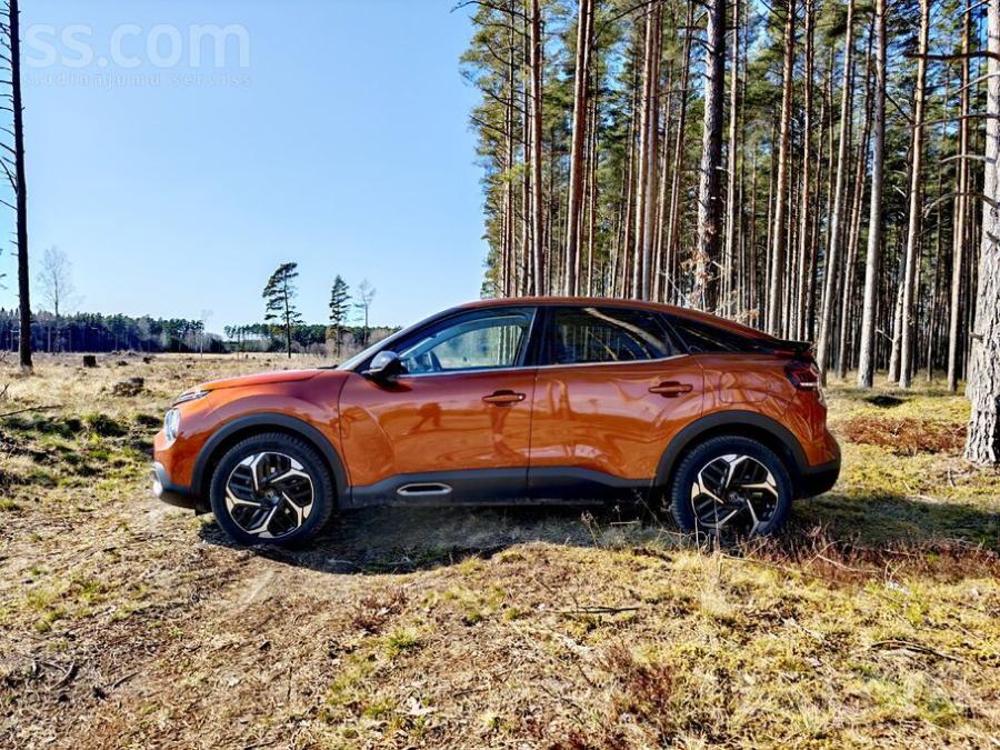 Orange Citroen C4 2022 in Riga, with an engine capacity of 1.50 L and mileage of 50 thousand km for 15500 €, photo 6 on AUTOMOTO.COM.LV