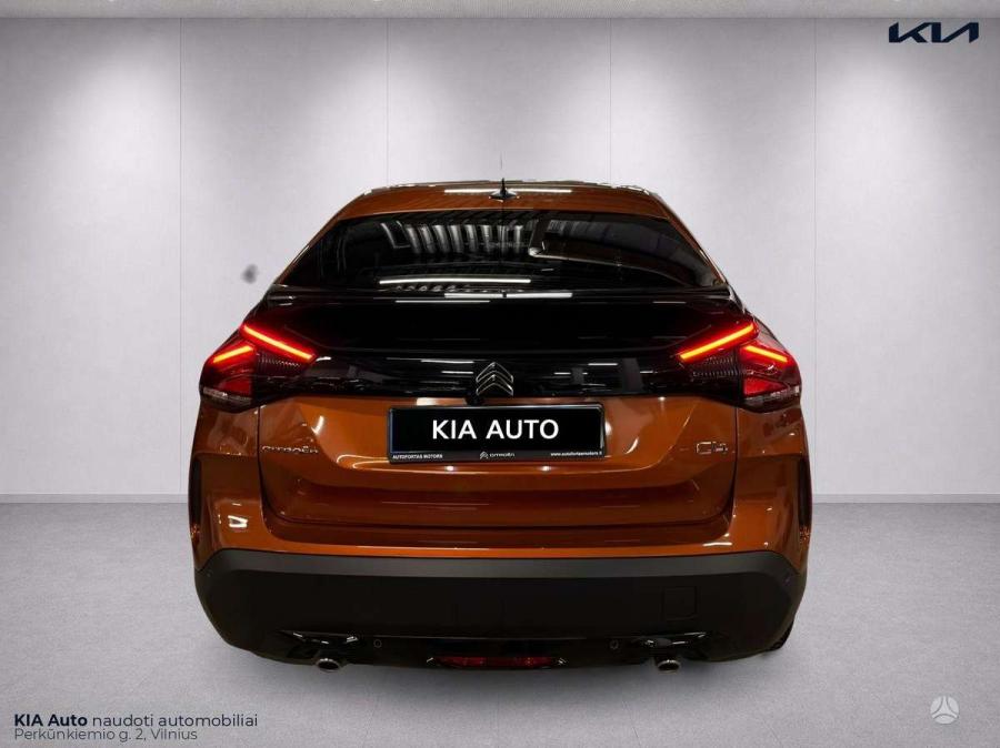Orange Citroen C4 2022 in Vilnius, with an engine capacity of 1.20 L and mileage of 41 thousand km for 16900 €, photo 5 on AUTOMOTO.COM.LV