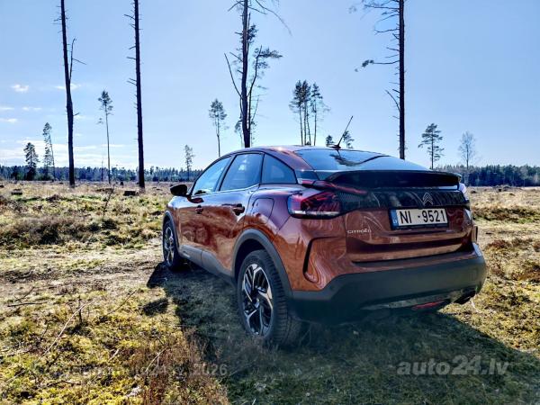 Orange Citroen C4 2022 in Riga, with an engine capacity of 1.50 L and mileage of 50 thousand km for 15950 €, photo 5 on AUTOMOTO.COM.LV