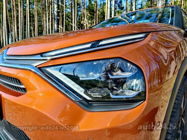 Orange Citroen C4 2022 in Riga, with an engine capacity of 1.50 L and mileage of 50 thousand km for 15950 €, photo 6 on AUTOMOTO.COM.LV