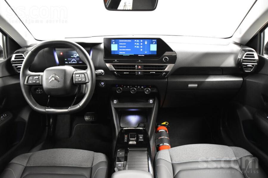Orange Citroen C4 2022 in Riga, with an engine capacity of 0.00 L and mileage of 11 thousand km for 21990 €, photo 14 on AUTOMOTO.COM.LV