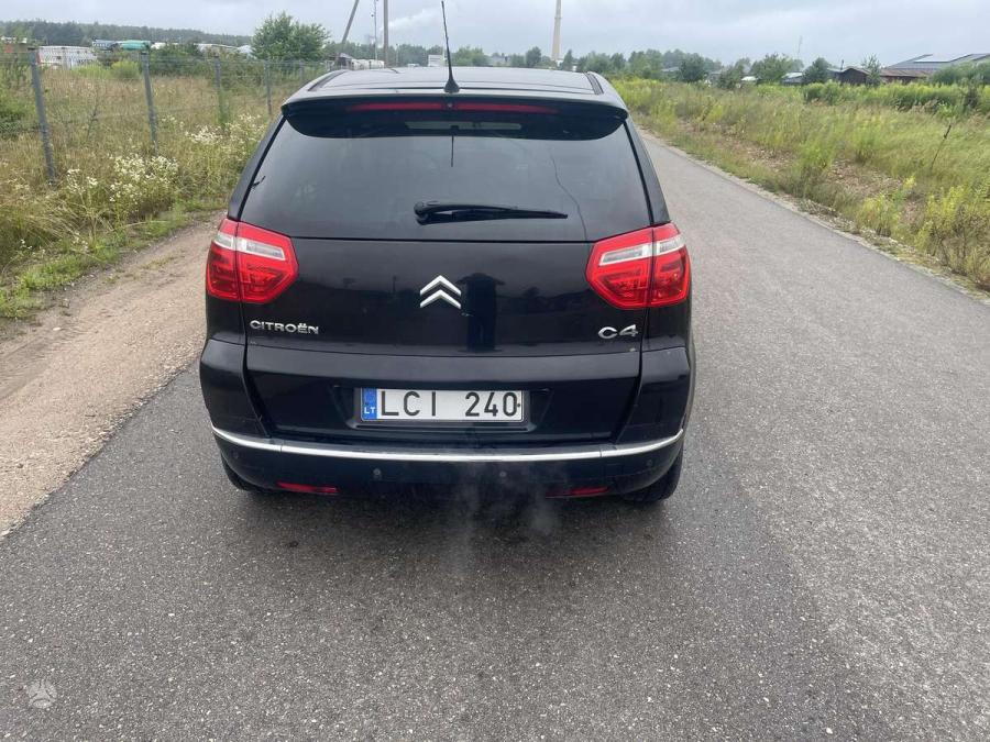 Black Citroen c4-picasso 2009 in Trakai, with an engine capacity of 1.56 L and mileage of 244 thousand km for 1850 €, photo 6 on AUTOMOTO.COM.LV