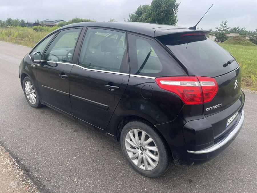 Black Citroen c4-picasso 2009 in Trakai, with an engine capacity of 1.56 L and mileage of 244 thousand km for 1850 €, photo 7 on AUTOMOTO.COM.LV