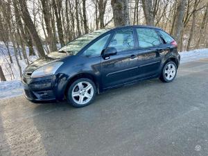 Black Citroen c4-picasso 2010 in Vilnius, with an engine capacity of 1.60 L and mileage of 280 thousand km for 1900 €, photo 2 on AUTOMOTO.COM.LV
