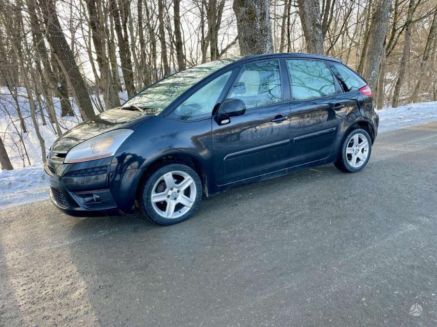 Black Citroen c4-picasso 2010 in Vilnius, with an engine capacity of 1.60 L and mileage of 280 thousand km for 1900 €, photo 2 on AUTOMOTO.COM.LV