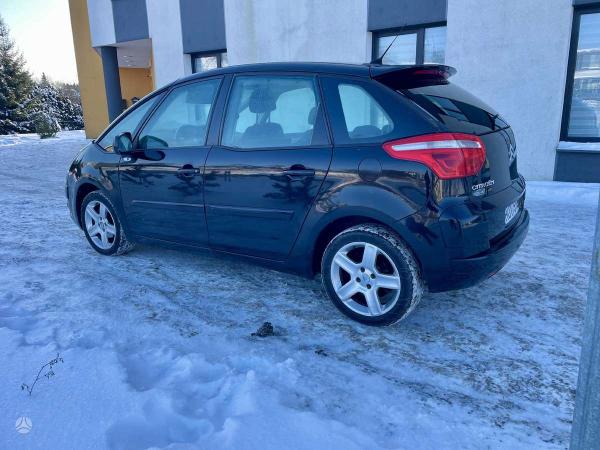 Black Citroen c4-picasso 2010 in Vilnius, with an engine capacity of 1.60 L and mileage of 279 thousand km for 1900 €, photo 4 on AUTOMOTO.COM.LV
