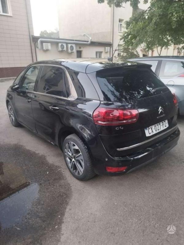 Black Citroen c4-picasso 2013 in Taurage, with an engine capacity of 1.56 L and mileage of 276 thousand km for 3300 €, photo 1 on AUTOMOTO.COM.LV