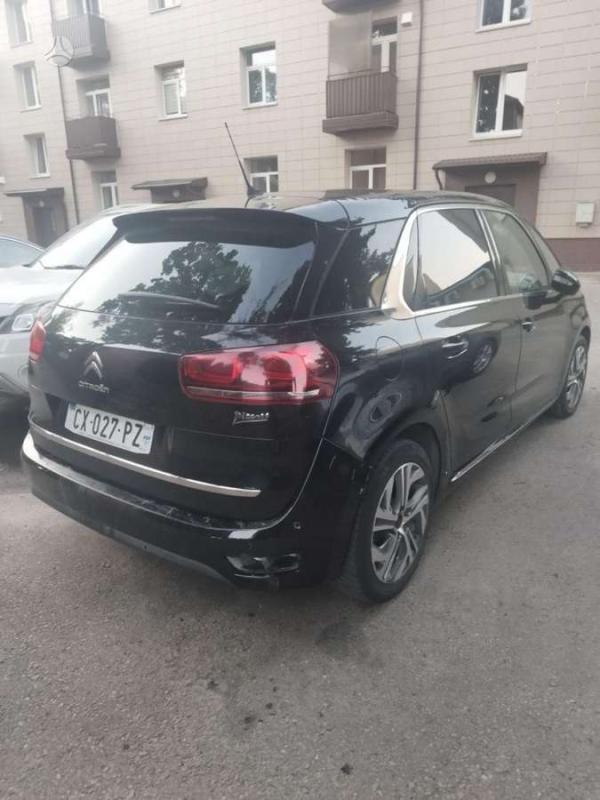 Black Citroen c4-picasso 2013 in Taurage, with an engine capacity of 1.56 L and mileage of 276 thousand km for 3300 €, photo 9 on AUTOMOTO.COM.LV