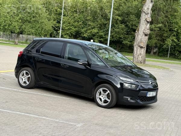 Black Citroen c4-picasso 2014 in Jurmala, with an engine capacity of 1.60 L and mileage of 0 thousand km for 4950 €, photo 8 on AUTOMOTO.COM.LV