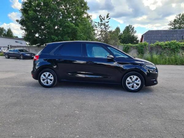 Melns Citroen c4-picasso 2015 Ogre, ar dzinēja tilpumu 1.20 L un nobraukumu 145 tūkst. km par 6550 €, foto 4 vietnē AUTOMOTO.COM.LV