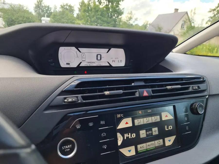 Melns Citroen c4-picasso 2015 Ogre, ar dzinēja tilpumu 1.20 L un nobraukumu 145 tūkst. km par 6550 €, foto 13 vietnē AUTOMOTO.COM.LV