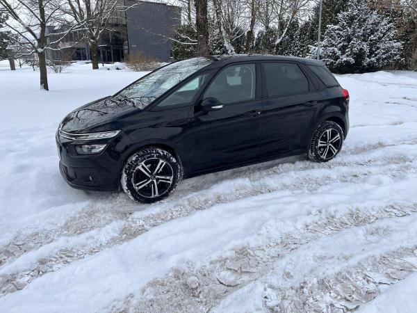 Black Citroen c4-picasso 2017 in Taurage, with an engine capacity of 1.56 L and mileage of 246 thousand km for 6000 €, photo 1 on AUTOMOTO.COM.LV