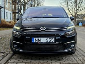 Black Citroen c4-picasso 2017 in Riga, with an engine capacity of 1.60 L and mileage of 167 thousand km for 8900 €, photo 3 on AUTOMOTO.COM.LV