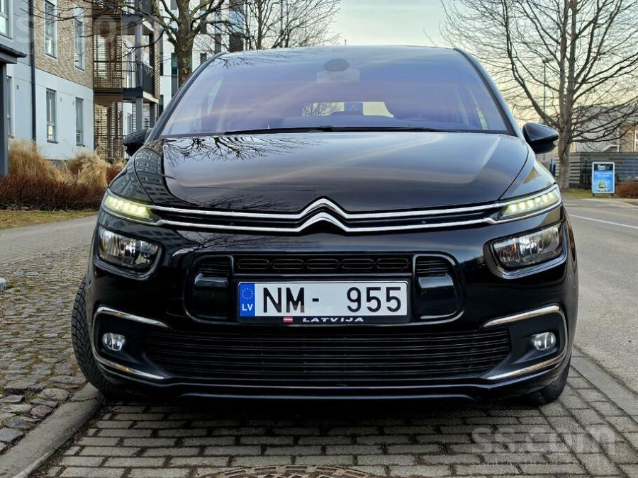 Black Citroen c4-picasso 2017 in Riga, with an engine capacity of 1.60 L and mileage of 167 thousand km for 8900 €, photo 3 on AUTOMOTO.COM.LV