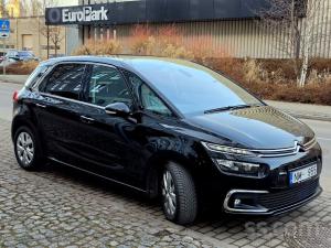 Black Citroen c4-picasso 2017 in Riga, with an engine capacity of 1.60 L and mileage of 167 thousand km for 8900 €, photo 4 on AUTOMOTO.COM.LV