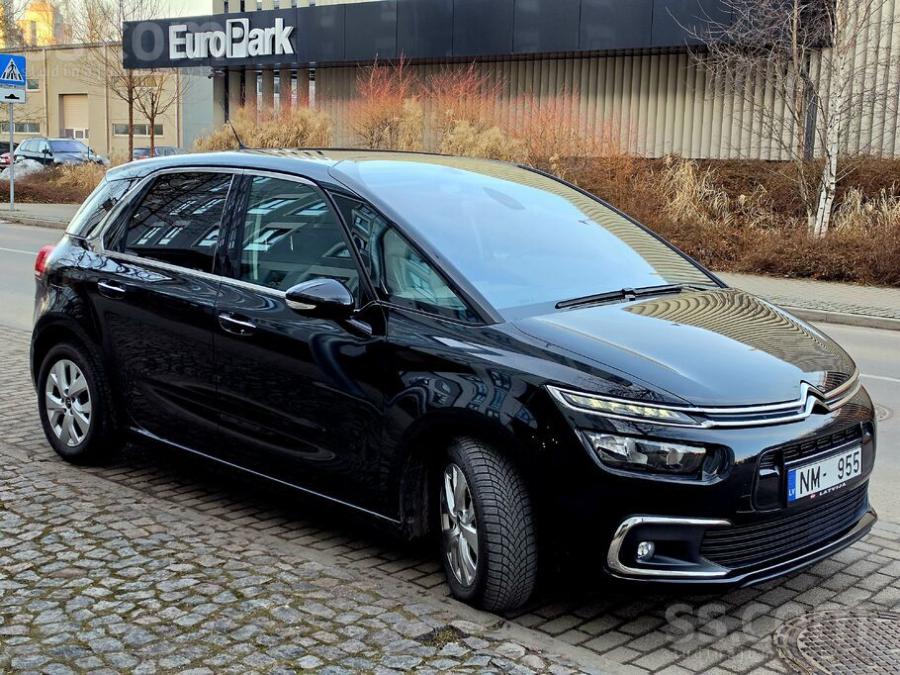 Black Citroen c4-picasso 2017 in Riga, with an engine capacity of 1.60 L and mileage of 167 thousand km for 8900 €, photo 4 on AUTOMOTO.COM.LV