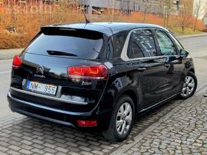 Black Citroen c4-picasso 2017 in Riga, with an engine capacity of 1.60 L and mileage of 167 thousand km for 8900 €, photo 5 on AUTOMOTO.COM.LV