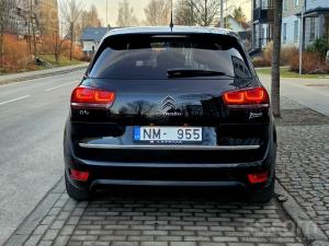 Black Citroen c4-picasso 2017 in Riga, with an engine capacity of 1.60 L and mileage of 167 thousand km for 8900 €, photo 7 on AUTOMOTO.COM.LV