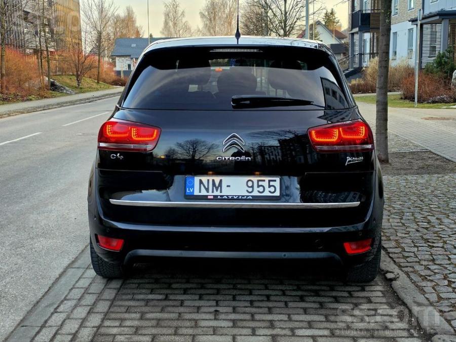 Black Citroen c4-picasso 2017 in Riga, with an engine capacity of 1.60 L and mileage of 167 thousand km for 8900 €, photo 7 on AUTOMOTO.COM.LV