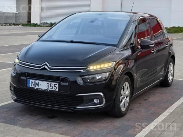 Black Citroen c4-picasso 2017 in Riga, with an engine capacity of 1.60 L and mileage of 167 thousand km for 8900 €, photo 3 on AUTOMOTO.COM.LV