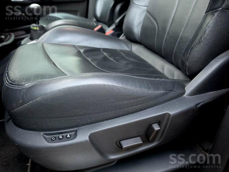 Melns Citroen c4-picasso 2017 Rīga, ar dzinēja tilpumu 1.60 L un nobraukumu 167 tūkst. km par 8900 €, foto 13 vietnē AUTOMOTO.COM.LV