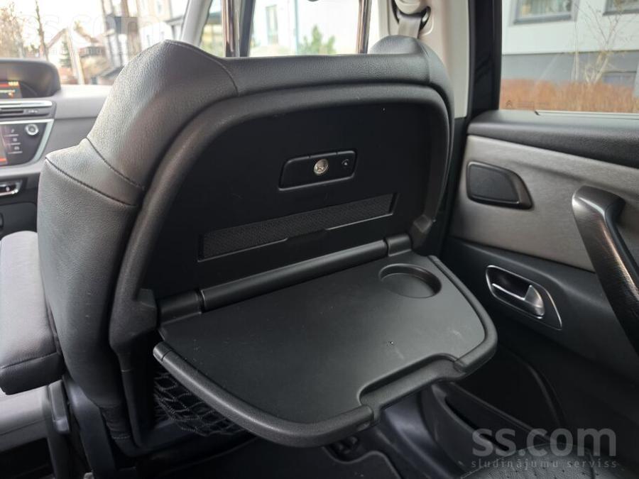 Melns Citroen c4-picasso 2017 Rīga, ar dzinēja tilpumu 1.60 L un nobraukumu 167 tūkst. km par 8900 €, foto 16 vietnē AUTOMOTO.COM.LV
