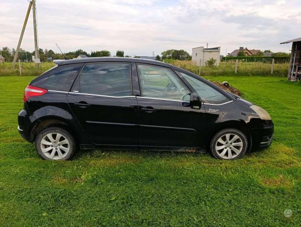 Black Citroen c4-picasso 2018 in Kaunas, with an engine capacity of 2.00 L and mileage of 320 thousand km for 400 €, photo 3 on AUTOMOTO.COM.LV