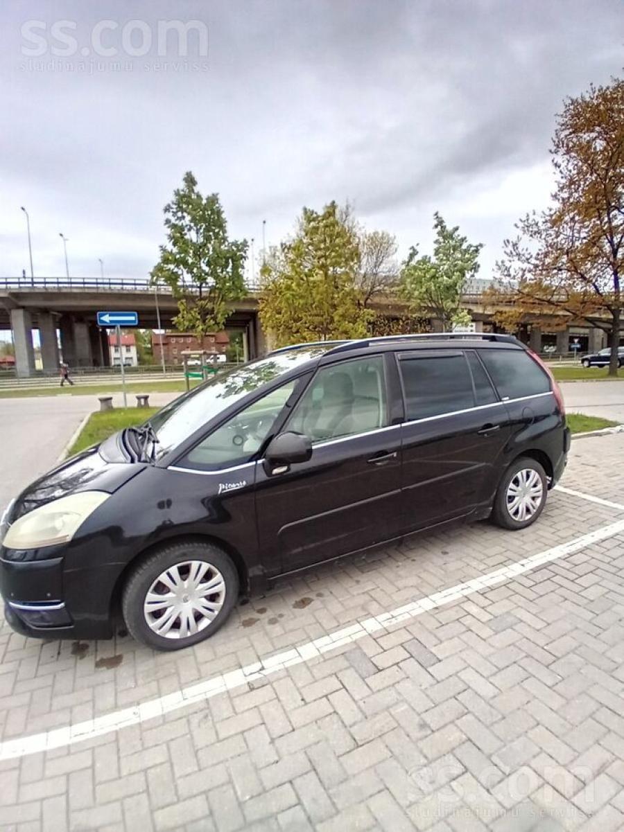 Melns Citroen c4-picasso 2007 Rīga, ar dzinēja tilpumu 2.00 L un nobraukumu 394 tūkst. km par 1750 €, foto 2 vietnē AUTOMOTO.COM.LV
