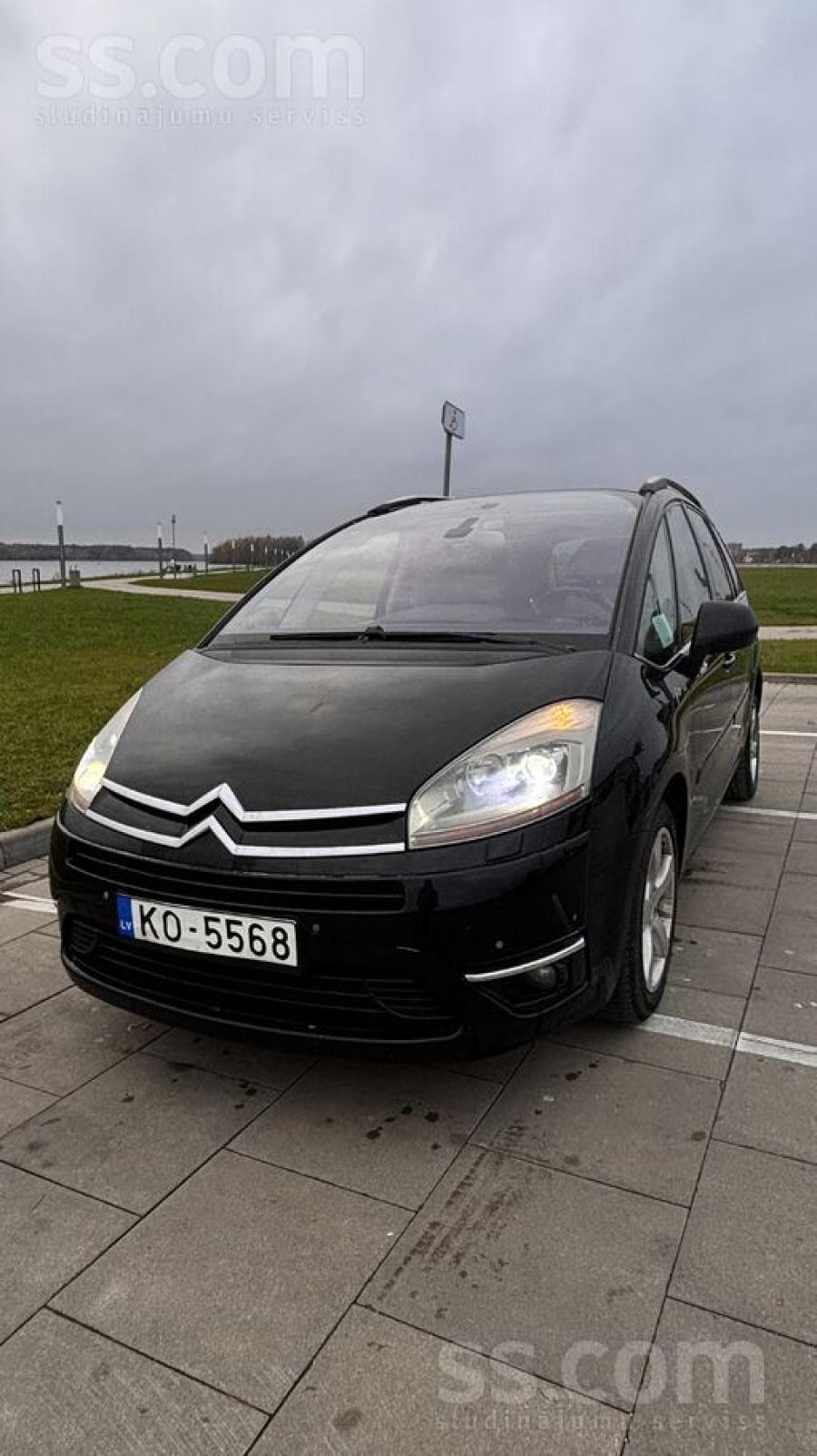 Black Citroen c4-picasso 2007 in Ogre, with an engine capacity of 1.60 L and mileage of 282 thousand km for 2499 €, photo 1 on AUTOMOTO.COM.LV