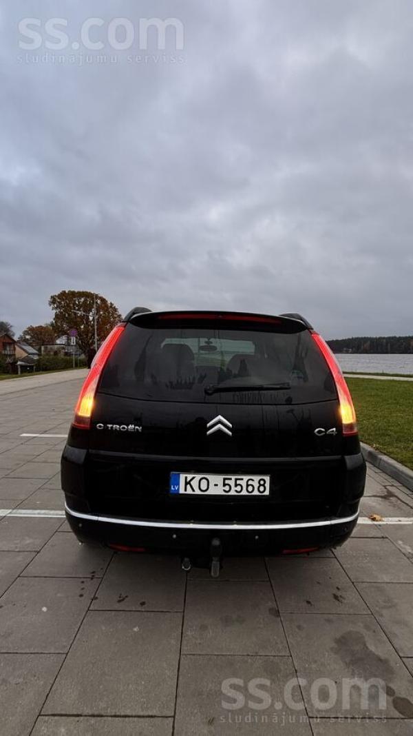 Black Citroen c4-picasso 2007 in Ogre, with an engine capacity of 1.60 L and mileage of 282 thousand km for 2499 €, photo 2 on AUTOMOTO.COM.LV