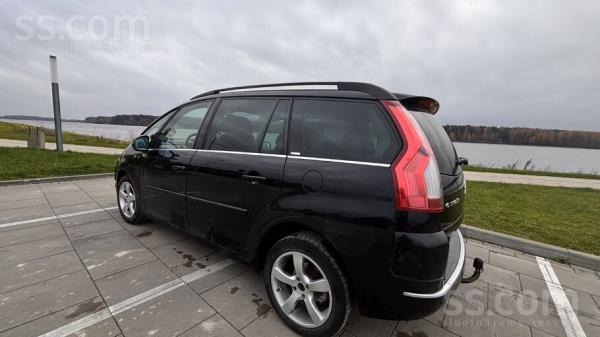 Black Citroen c4-picasso 2007 in Ogre, with an engine capacity of 1.60 L and mileage of 282 thousand km for 2499 €, photo 3 on AUTOMOTO.COM.LV