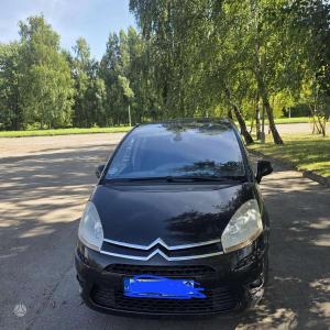 Black Citroen c4-picasso 2007 in Panevezys, with an engine capacity of 1.56 L and mileage of 368 thousand km for 1600 €, photo 1 on AUTOMOTO.COM.LV