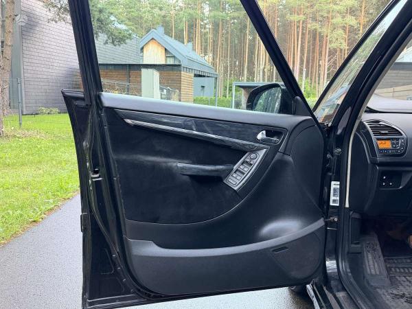 Melns Citroen c4-picasso 2008 Viļņa, ar dzinēja tilpumu 2.00 L un nobraukumu 333 tūkst. km par 900 €, foto 5 vietnē AUTOMOTO.COM.LV