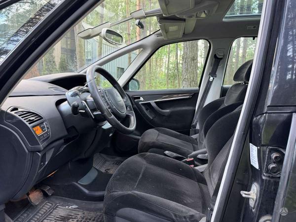 Melns Citroen c4-picasso 2008 Viļņa, ar dzinēja tilpumu 2.00 L un nobraukumu 333 tūkst. km par 900 €, foto 6 vietnē AUTOMOTO.COM.LV