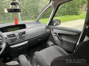 Black Citroen c4-picasso 2008 in Riga, with an engine capacity of 1.60 L and mileage of 404 thousand km for 2200 €, photo 9 on AUTOMOTO.COM.LV